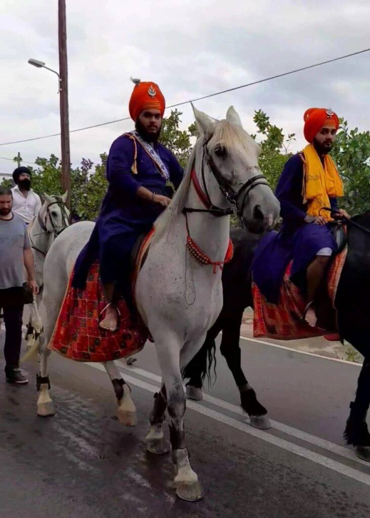 Attractive Sikh Ceremony: Indians Seen In Traditional And Vibrant ...